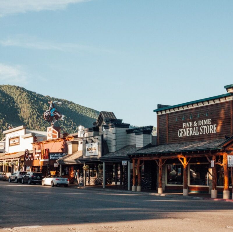 Cache House Hostel |Accommodations in Jackson Hole, Wyoming